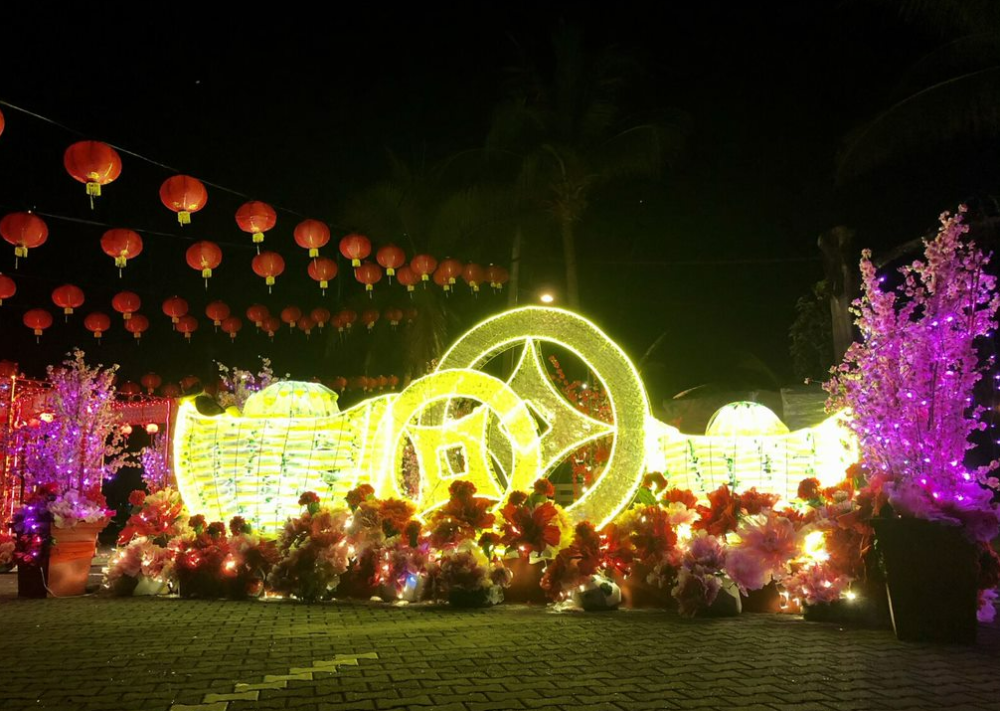 Customise Indoor/Outdoor Deco – Center Stage